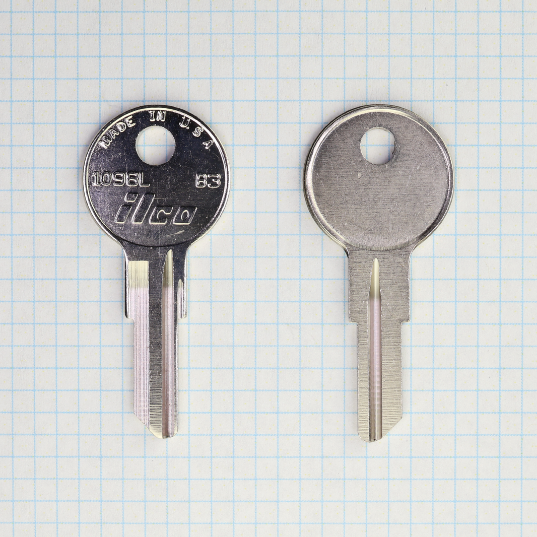 Antique Auto Ilco – Blue Dog Keys